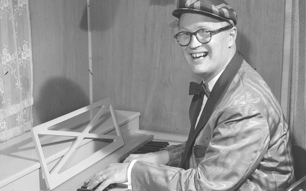 Povel Ramel: En musikalisk resa med ordlek och humor